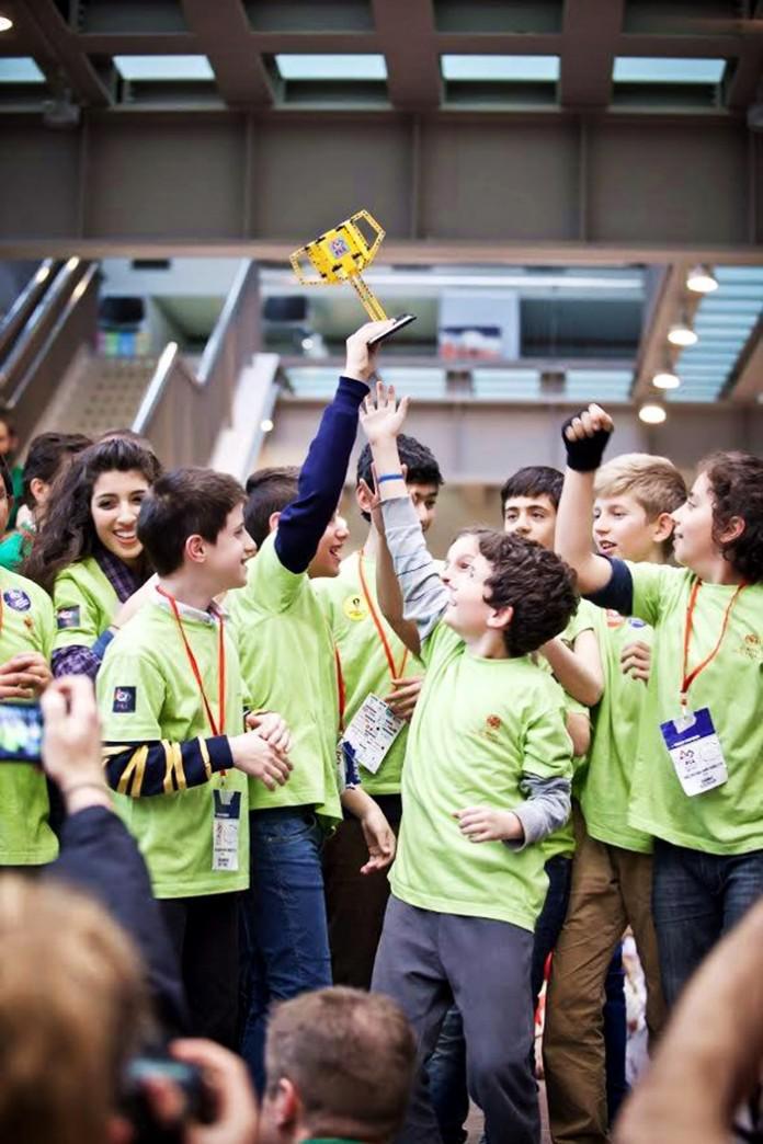 First Lego League: Ένας διαγωνισμός που συνδυάζει πολλά! | Parallaxi ...