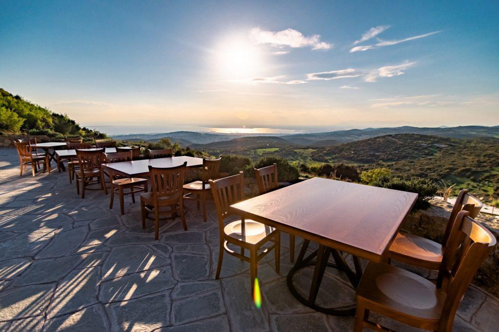 Το απόλυτο forest bar-restaurant με τη Θεσσαλονίκη πιάτο! | Parallaxi ...