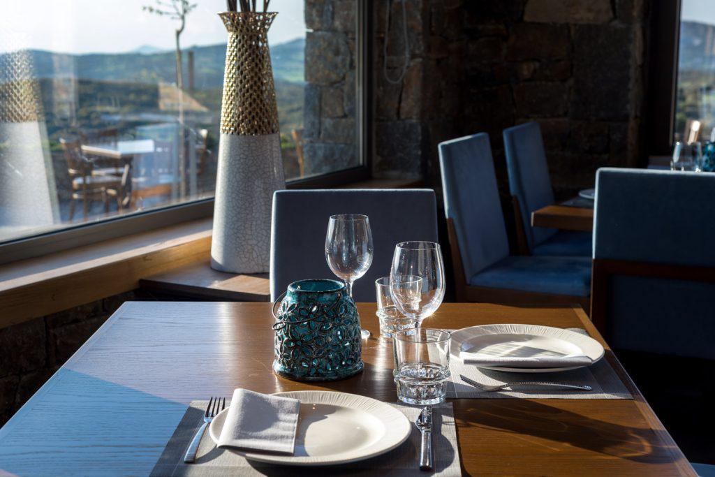 Το απόλυτο forest bar-restaurant με τη Θεσσαλονίκη πιάτο! | Parallaxi ...