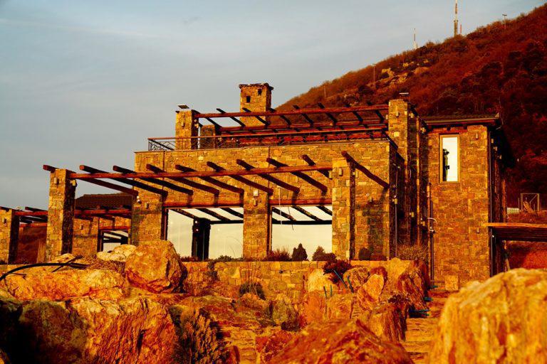 Το απόλυτο forest bar-restaurant με τη Θεσσαλονίκη πιάτο! | Parallaxi ...