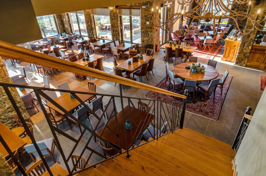 Το απόλυτο forest bar-restaurant με τη Θεσσαλονίκη πιάτο! | Parallaxi ...