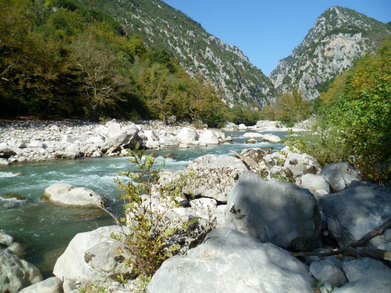 Αυτό που συνέβη στα Τζουμέρκα σου δίνει μεγάλη δύναμη - Parallaxi Magazine