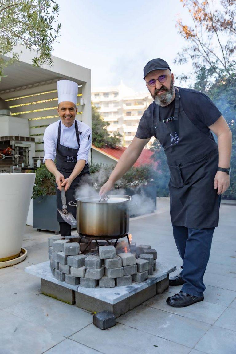 Μόνο η μητέρα μας και ο Σωτήρης Ευαγγέλου μπορούν να στρώνουν τέτοιο ...