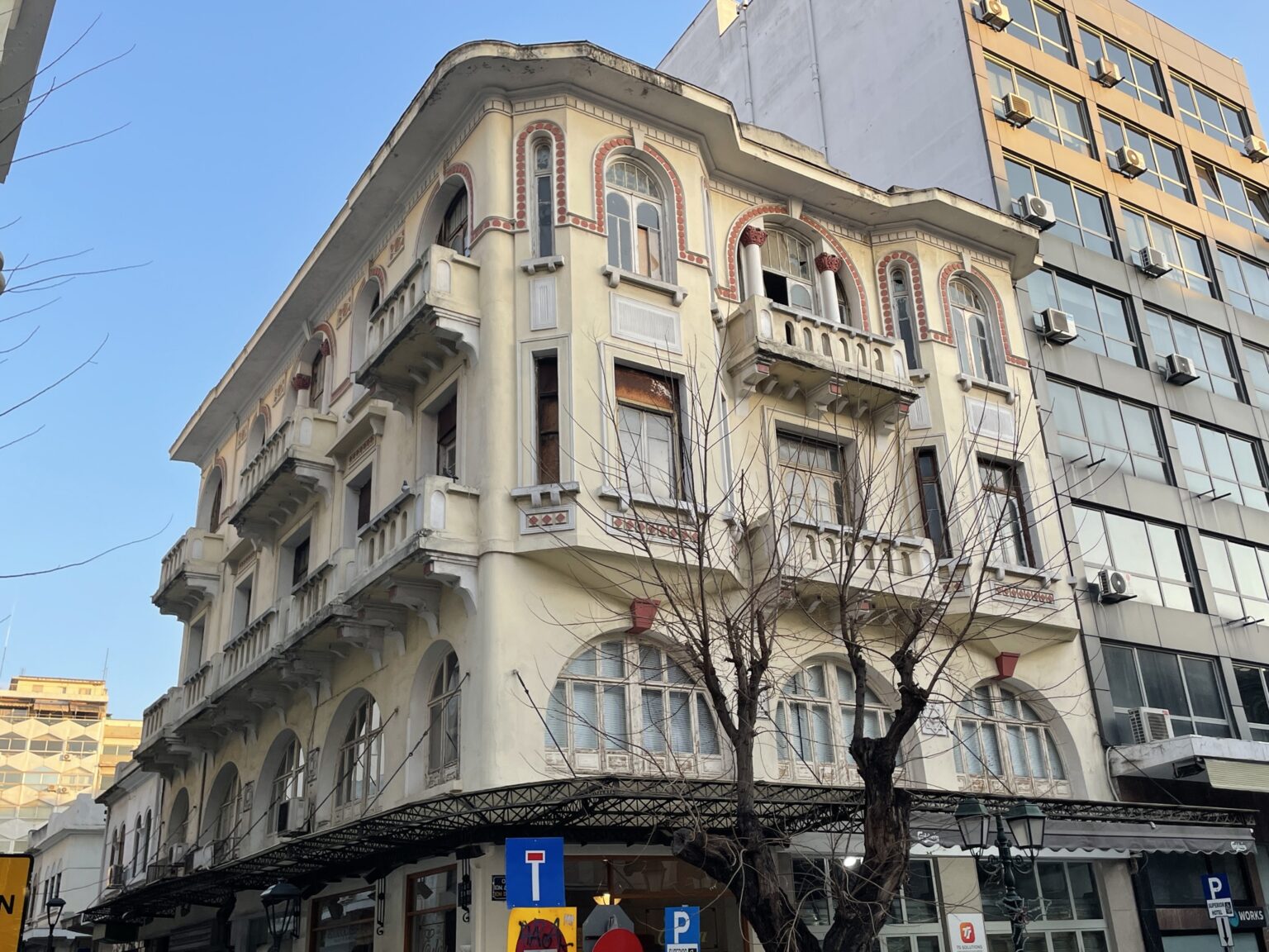 Η ακτινογραφία της Ίωνος Δραγούμη | Parallaxi Magazine
