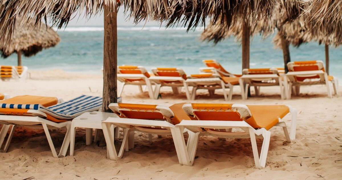 Καταγγελία κατά beach bar: «Όταν γυρίσεις, τα λάστιχα του αυτοκινήτου ...