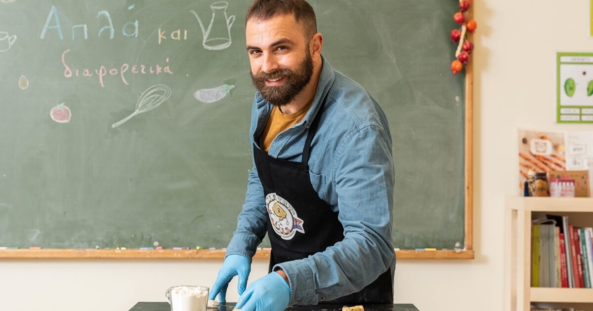 Ο εκπαιδευτικός που έμαθε σε μαθητές με αναπηρία να φτιάχνουν (υπέροχες ...