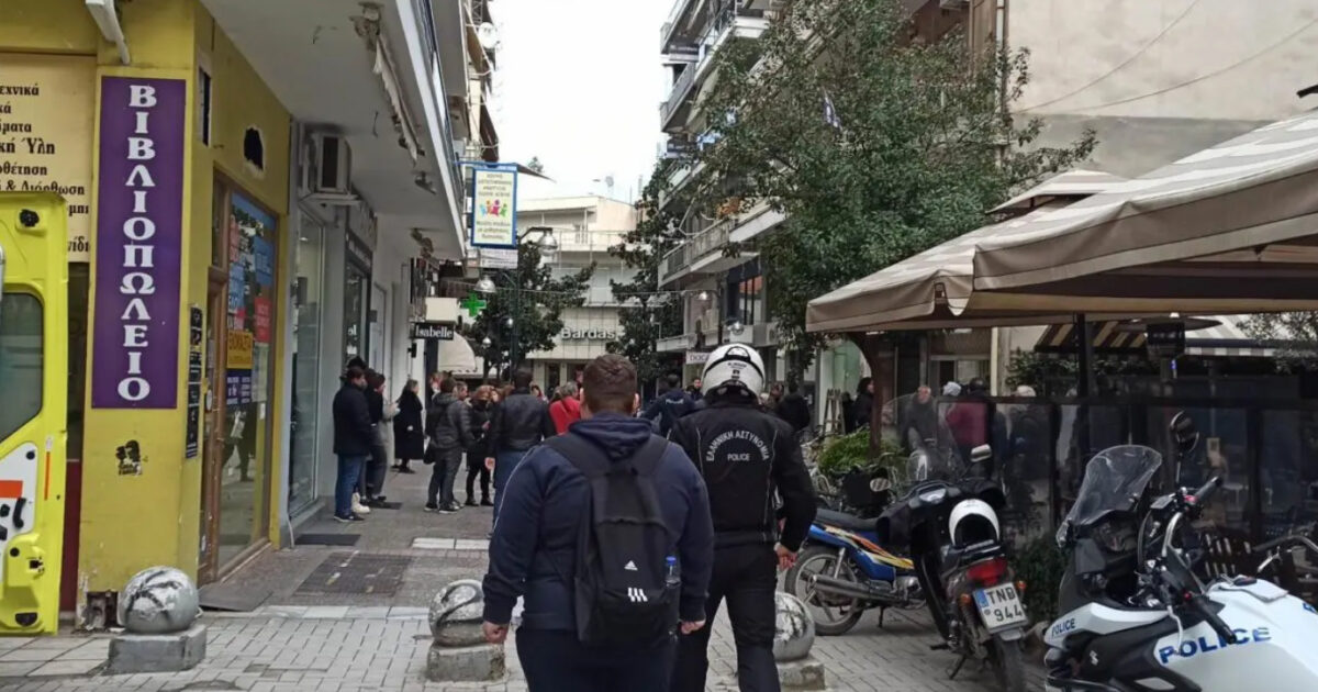 Τρίκαλα: Αυτοκτόνησε 58χρονη πέφτοντας από το μπαλκόνι της | Parallaxi ...