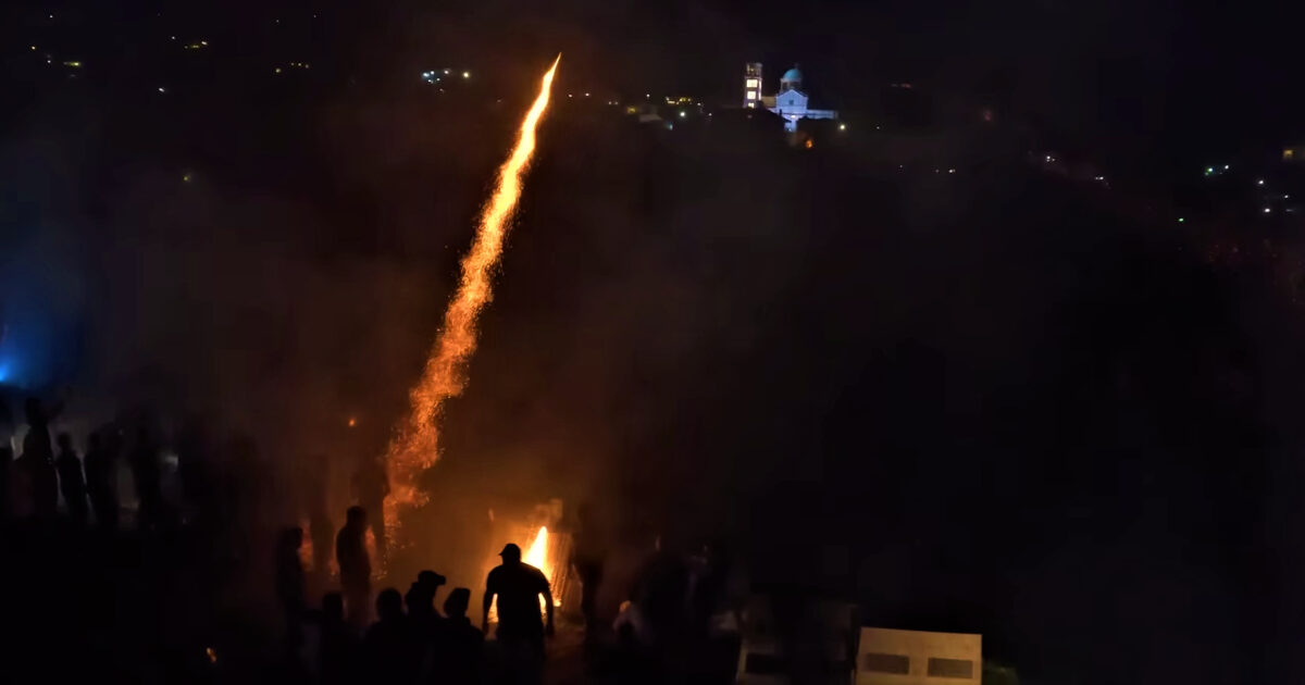 Αυτά είναι τα πιο περίεργα ελληνικά έθιμα για το Πάσχα | Parallaxi Magazine