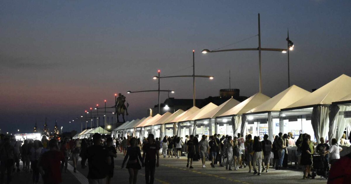 Πρεμιέρα για το 42ο Φεστιβάλ Βιβλίου στη Νέα Παραλία – Εικόνες γεμάτες ...