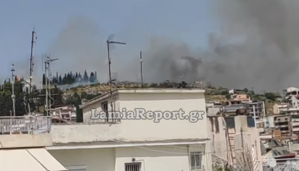 Φωτιά στη Λαμία: Ζημιές σε σπίτια, κάηκε αποθήκη | Parallaxi Magazine