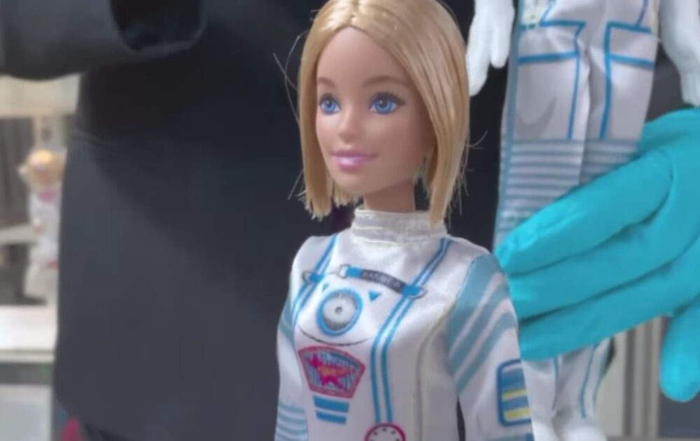 Οι Barbie-αστροναύτες σε έκθεση στο Smithsonian | Parallaxi Magazine