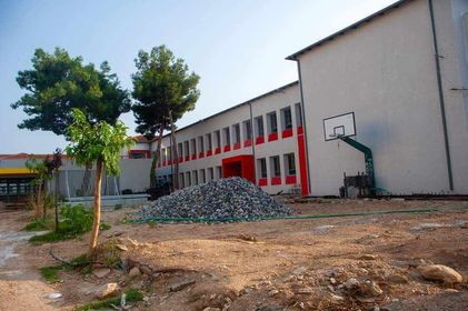 Εικόνες ντροπής σε σχολικό συγκρότημα λίγο πριν την έναρξη της σχολικής ...