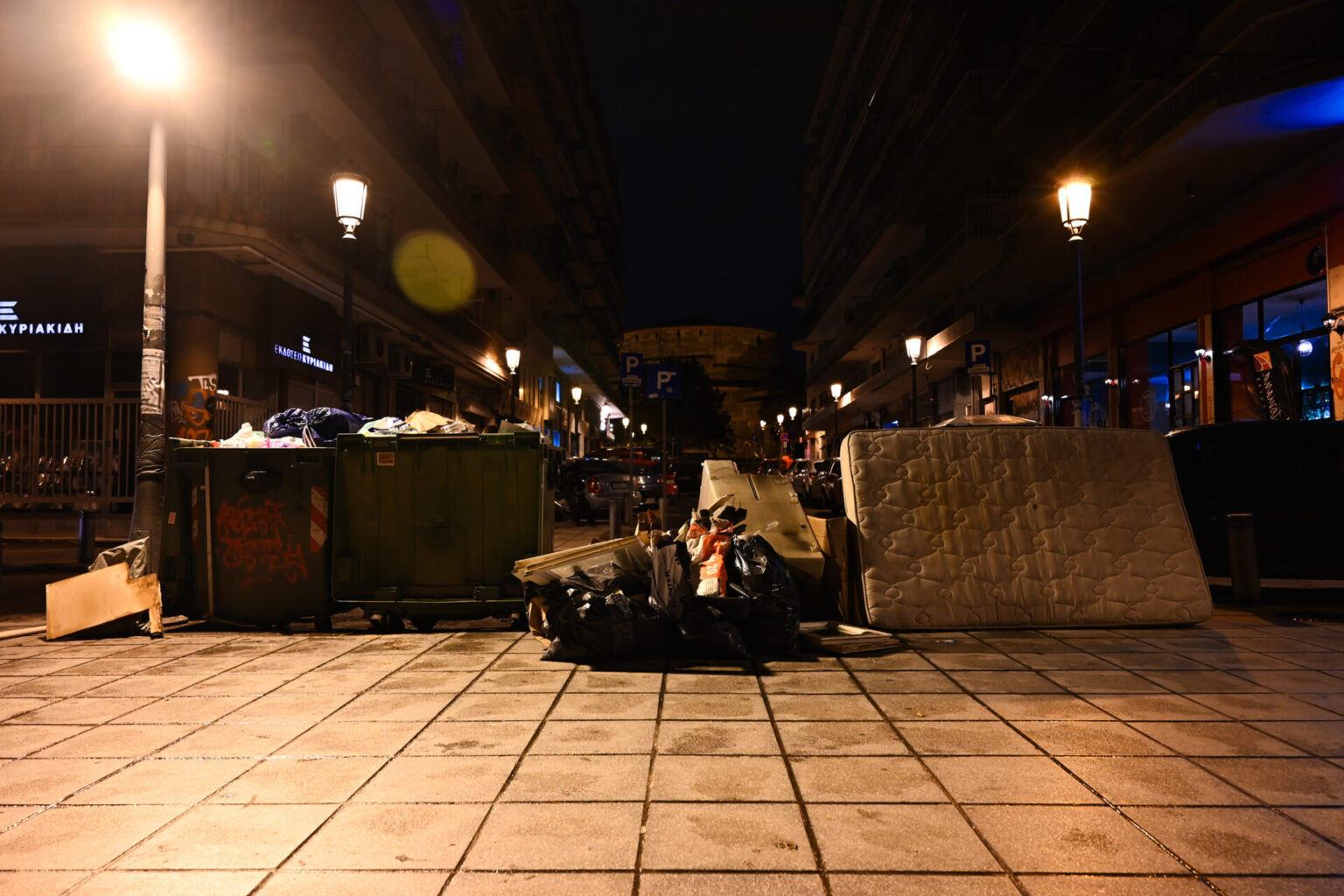Η Θεσσαλονίκη γιορτάζει… τα χάλια της | Parallaxi Magazine