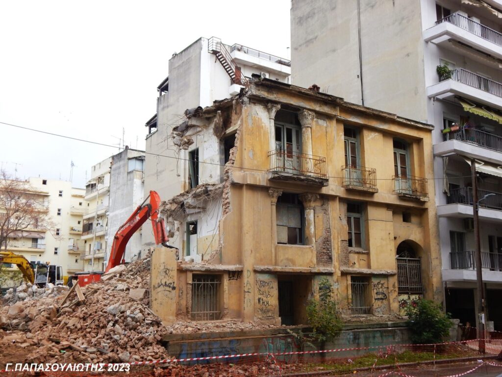 Θεσσαλονίκη: Κατεδάφισαν το νεοκλασικό κτίριο της οδού Μακεδονίας ...