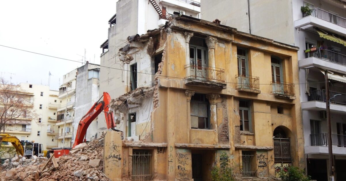 Θεσσαλονίκη: Κατεδάφισαν το νεοκλασικό κτίριο της οδού Μακεδονίας ...