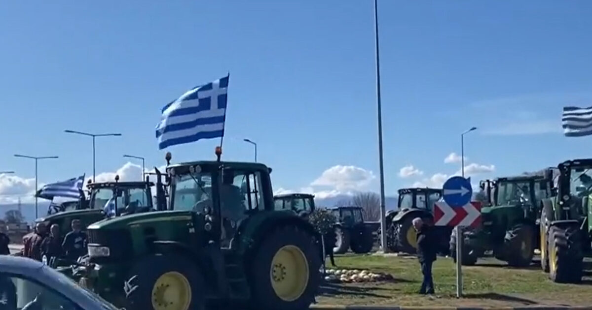 Ώρα αποφάσεων για τους αγρότες – «Όργωμα» με τρακτέρ στην Αθήνα ...