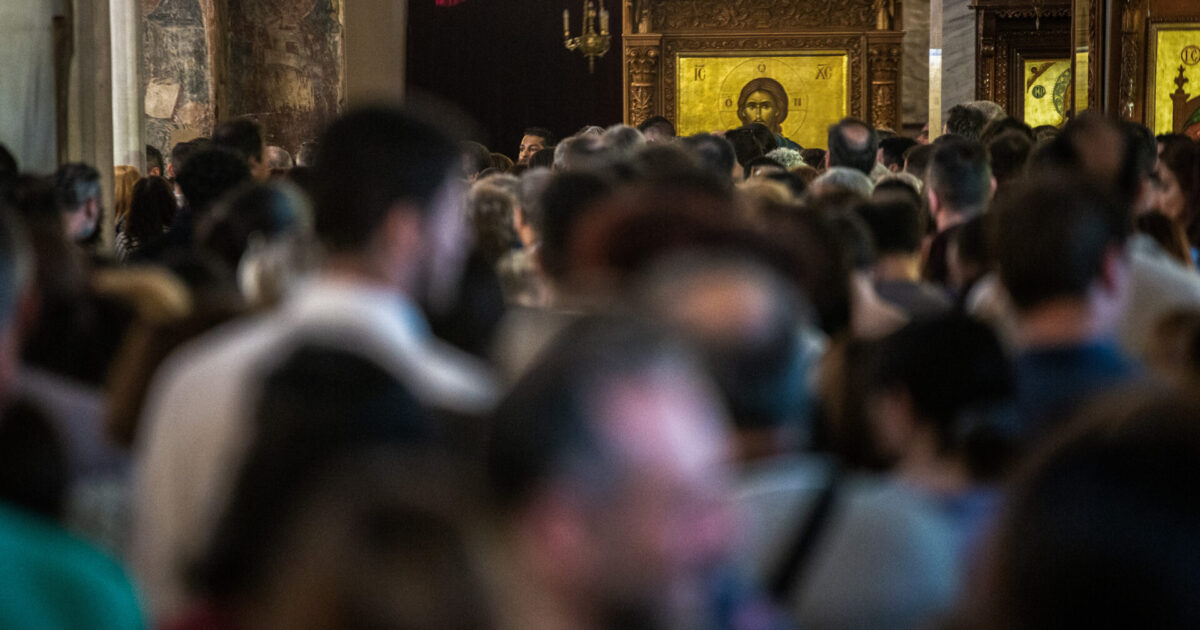 Πλήθος κόσμου στον Άγιο Δημήτριο για το Τίμιο Ξύλο από τον Σταυρό του ...