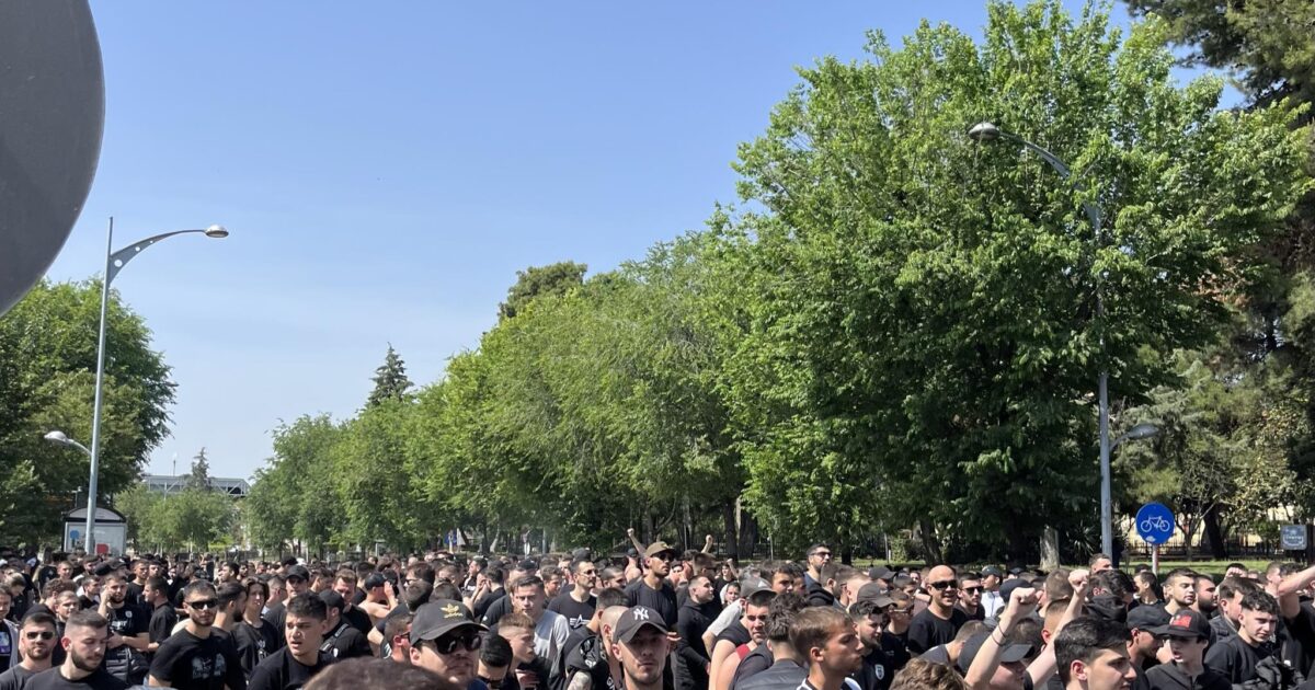 Θεσσαλονίκη: Αποκλείστηκε η λεωφόρος Μεγάλου Αλεξάνδρου – Οπαδοί του ...