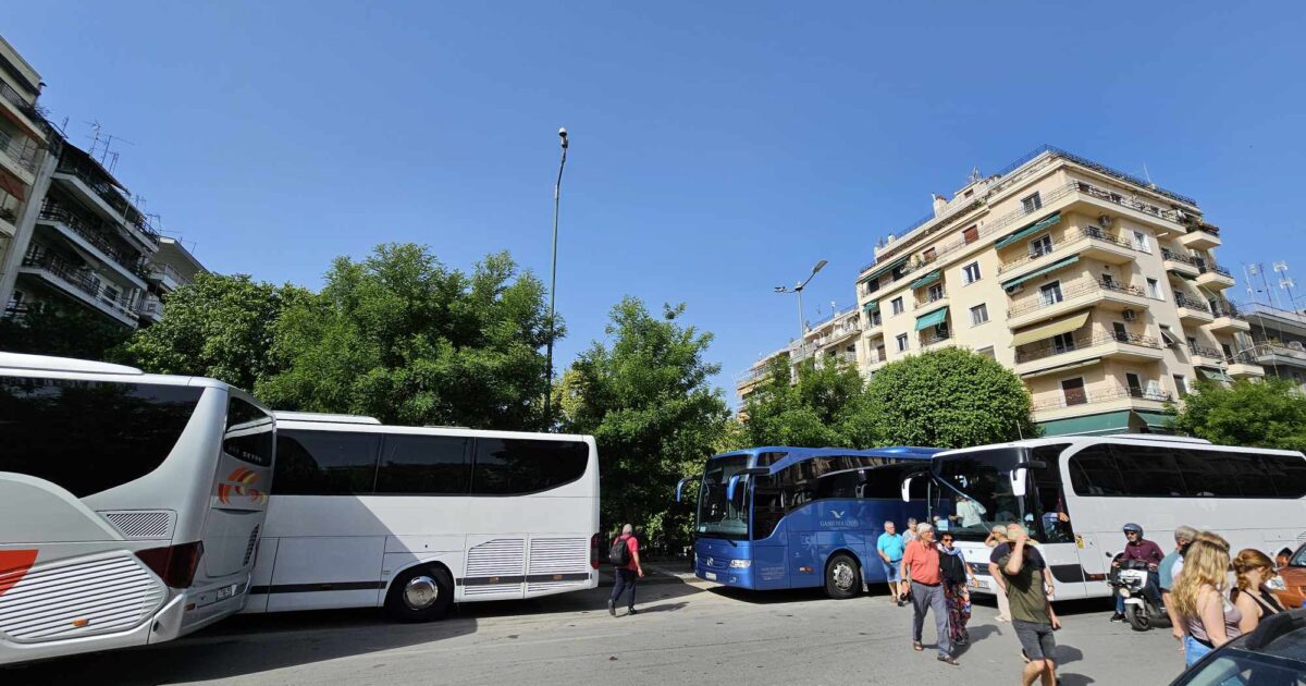 Θεσσαλονίκη: H στάθμευση των τουριστικών λεωφορείων «πνίγει» το ...