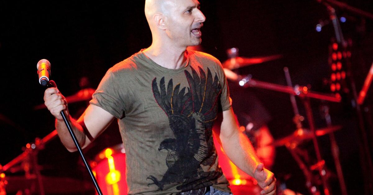 Κώστας Μυλώσης: Ο τραγουδιστής των «Δυτικών Συνοικιών» αποχαιρετά τον ...