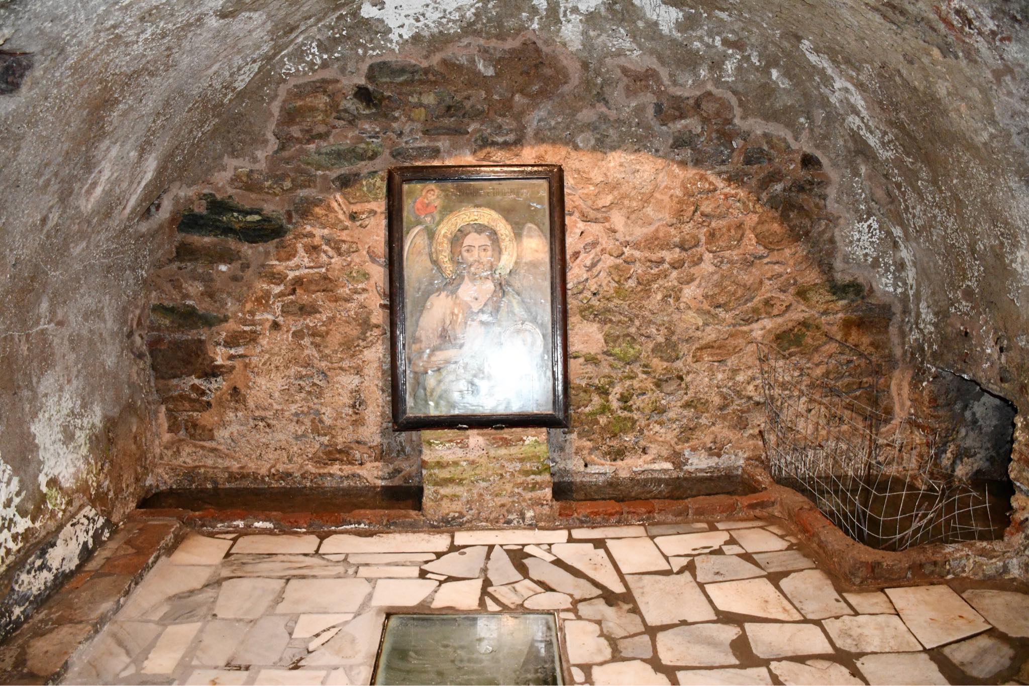Κατακόμβη Αγίου Ιωάννου: Θρύλοι και ιστορίες από ένα σημείο αναφοράς ...