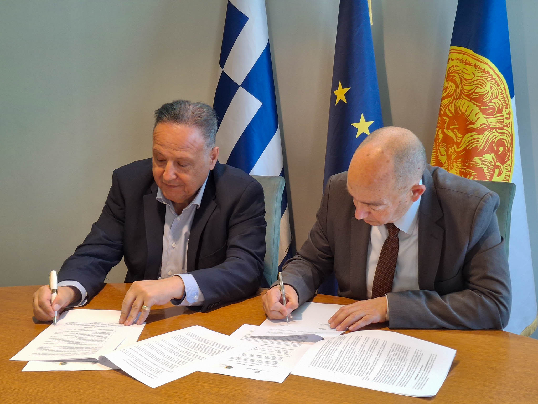 Δήμος Θεσσαλονίκης και ΠΑΜΑΚ υπέγραψαν μνημόνιο συνεργασίας | Parallaxi ...