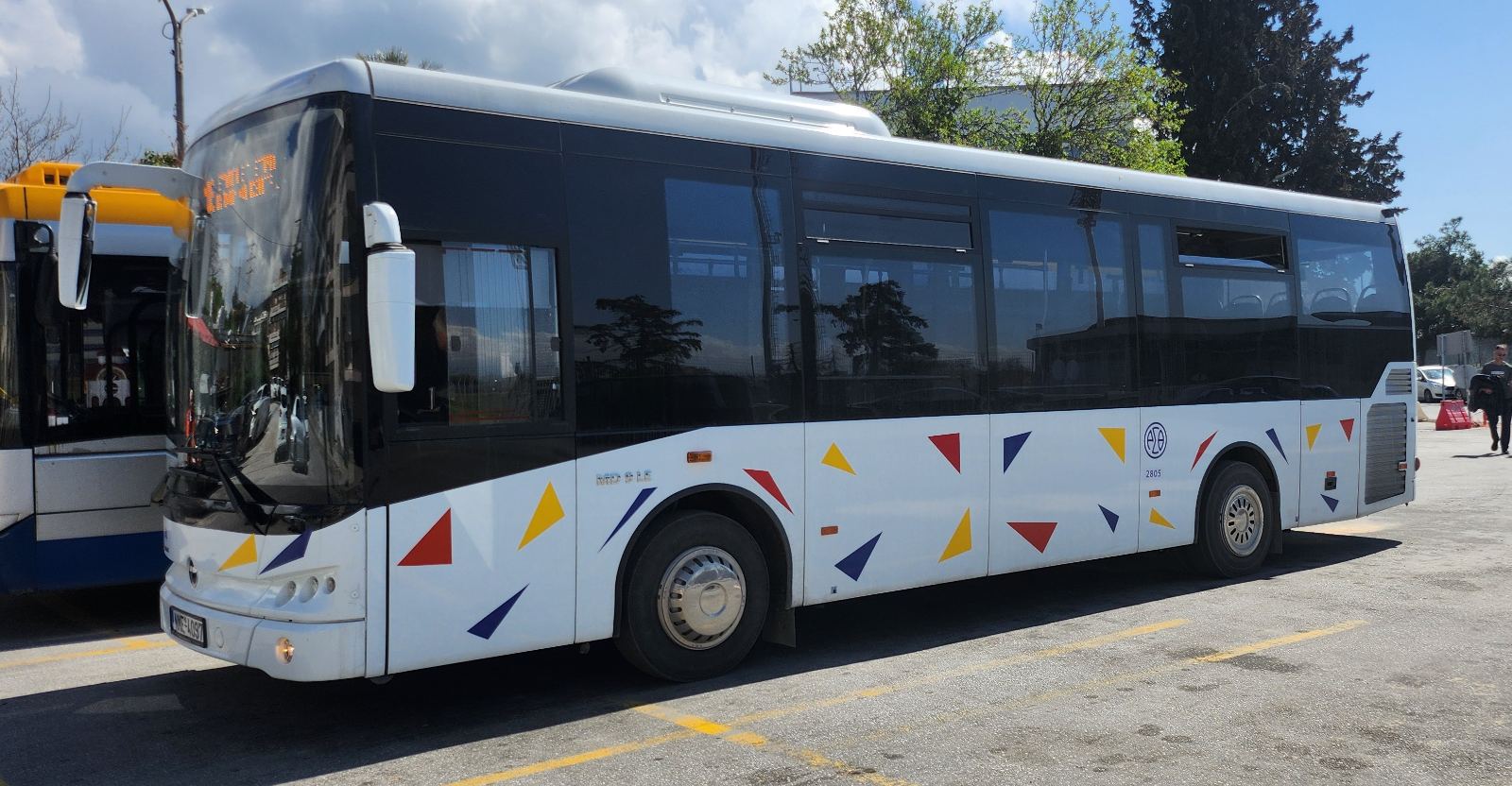 ΟΑΣΘ: Νέα μικρά λεωφορεία στις γραμμές 15 και 16 (ΒΙΝΤΕΟ) | Parallaxi ...