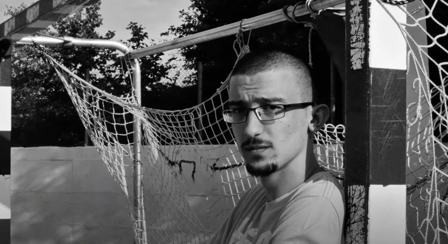 Είδα το «ΕΜΕΙΣ» μέσα από τα μάτια του Bloody Hawk σε μία αίθουσα γεμάτη ...