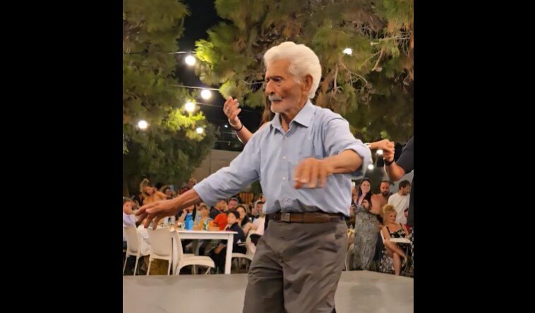 Έφυγε από τη ζωή ο 92χρονος Γιώργος Κωβαίος που χόρευε στις τοπικές ...