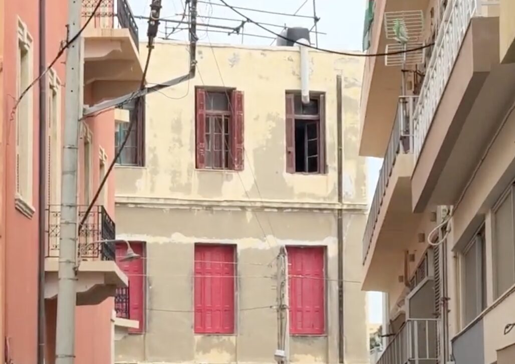 Κρήτη: Επέμβαση της ΕΛ.ΑΣ. στην κατάληψη «Ευαγγελισμός» στο Ηράκλειο ...