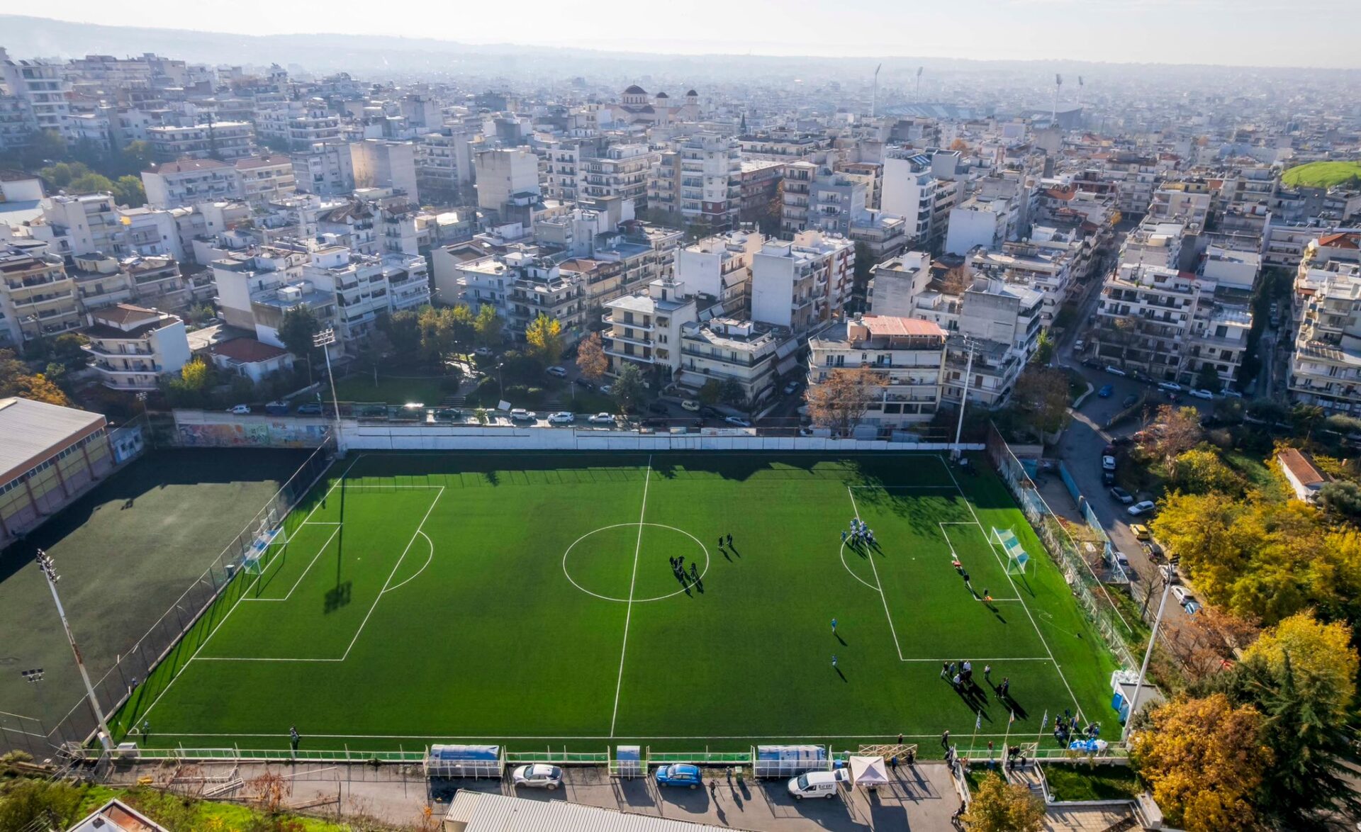 Θεσσαλονίκη: Παραδόθηκε το αναβαθμισμένο γήπεδο ποδοσφαίρου στην ...