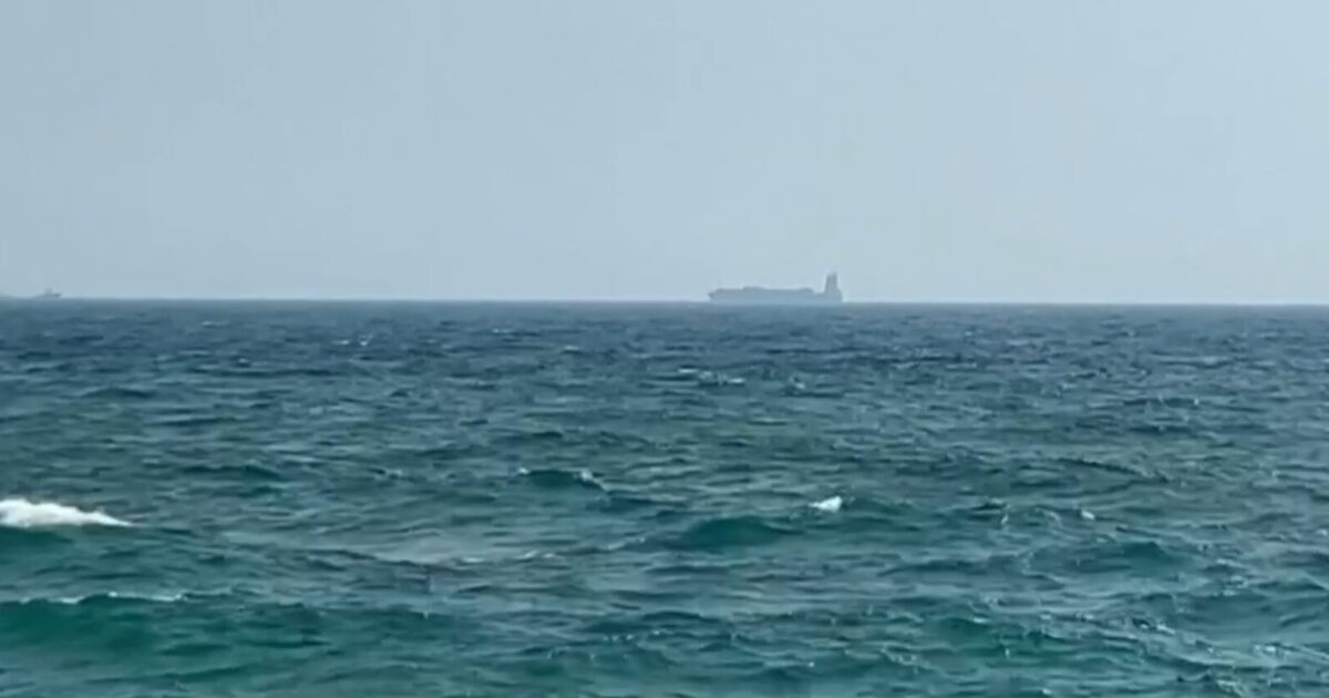 Αμερικανικό πολεμικό πλοίο χτυπήθηκε από πυραύλους στα Στενά του Ορμούζ ...
