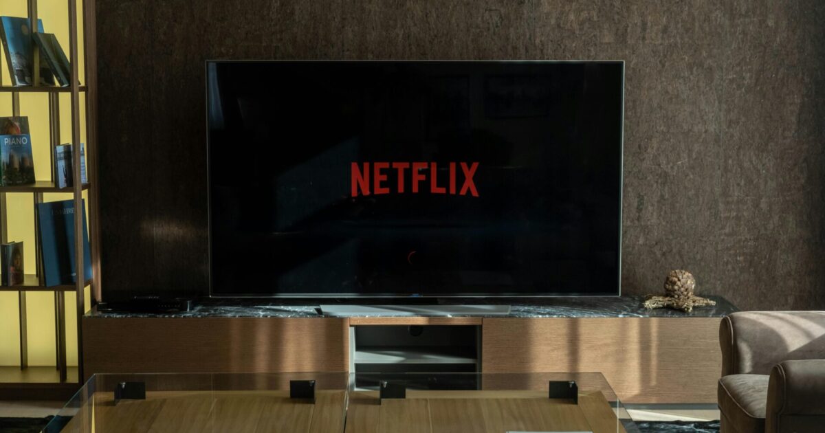 Η δημοφιλής σειρά του Netflix που ξεκινά γυρίσματα στην Ελλάδα ...