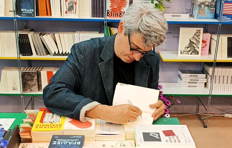 «Πρόσωπα…αλλιώς»: Μάκης Μαλαφέκας | Parallaxi Magazine